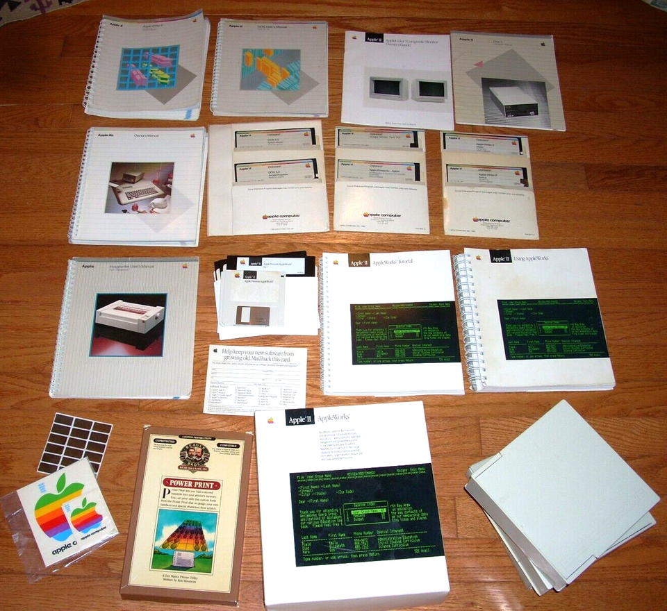 APPLE IIe 2e computer ,2 x disk , printer , monitor , software ...