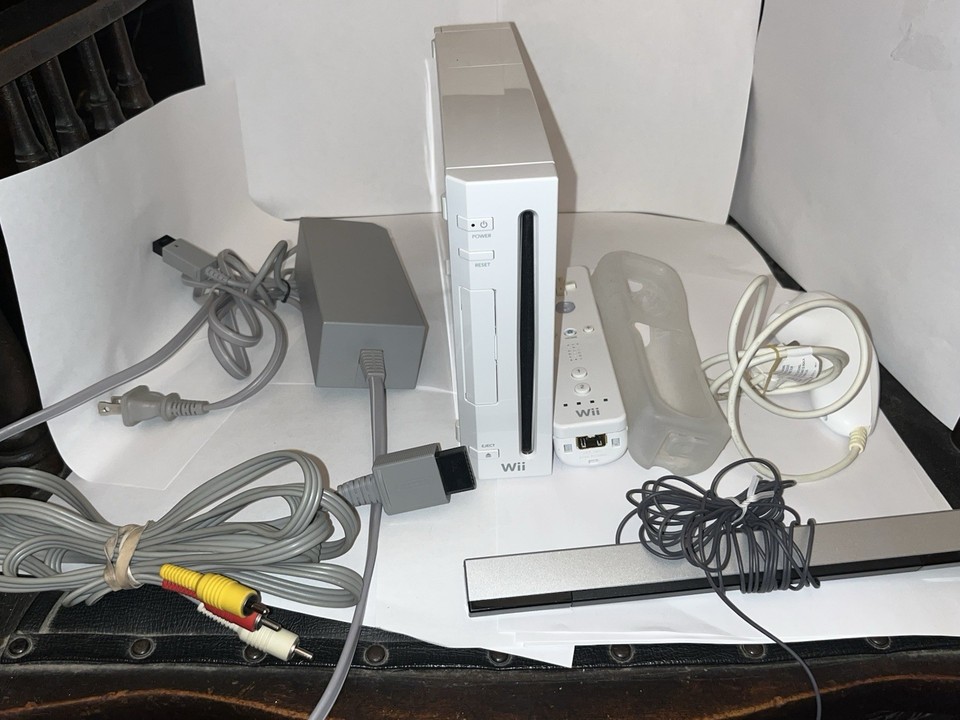 Nintendo Wii Console Bundle w Remote Nunchuk Cables Games Tested | eBay