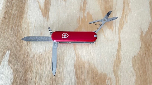 Victorinox USB 4GB Thumb Drive Swiss Army Knife With Pen Multi Tool Red ...
