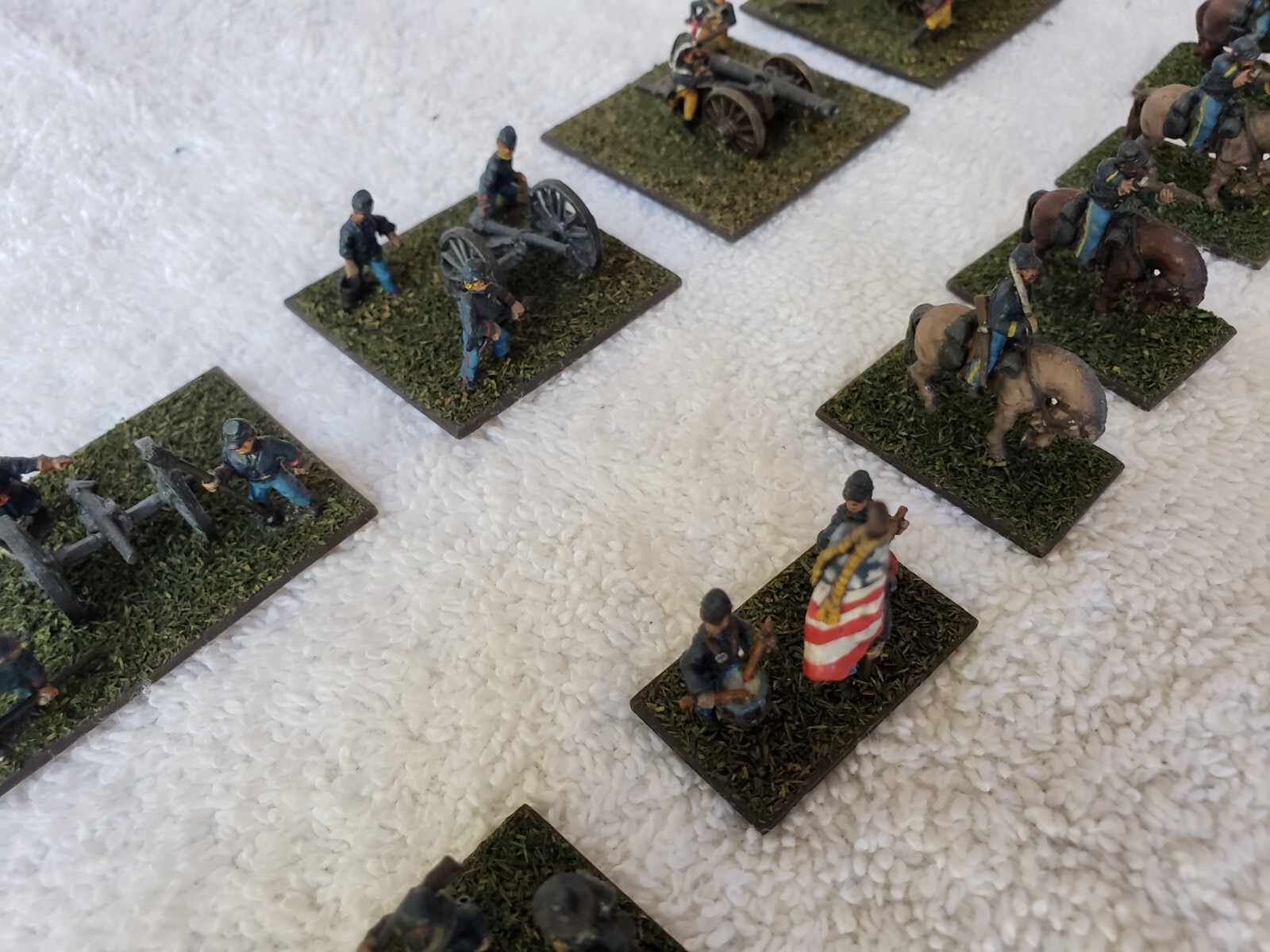 Nicely Detailed 60-Piece Heavy Metal HO Scale Toy Soldier Set! | eBay