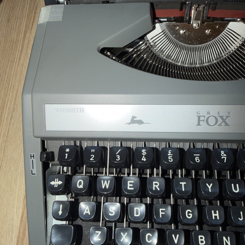 70's WHSmith Grey Fox Portable Typewriter only used once see pictures ...