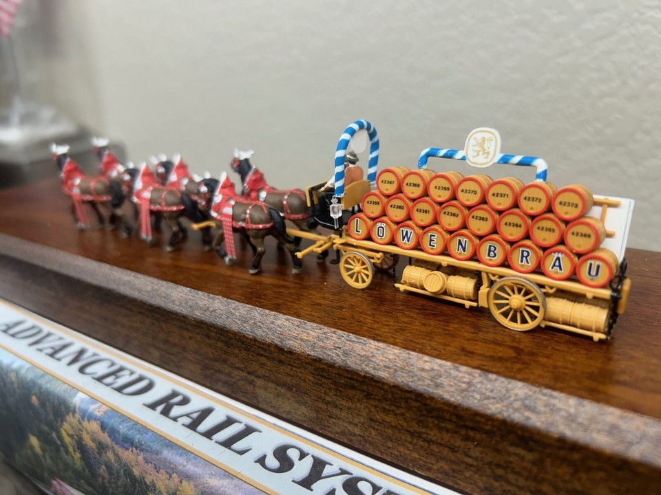 SIX HORSE HITCH LOWENBRAU BEER WAGON & FIGURES HANDPAINTED HO Scale NEW ...