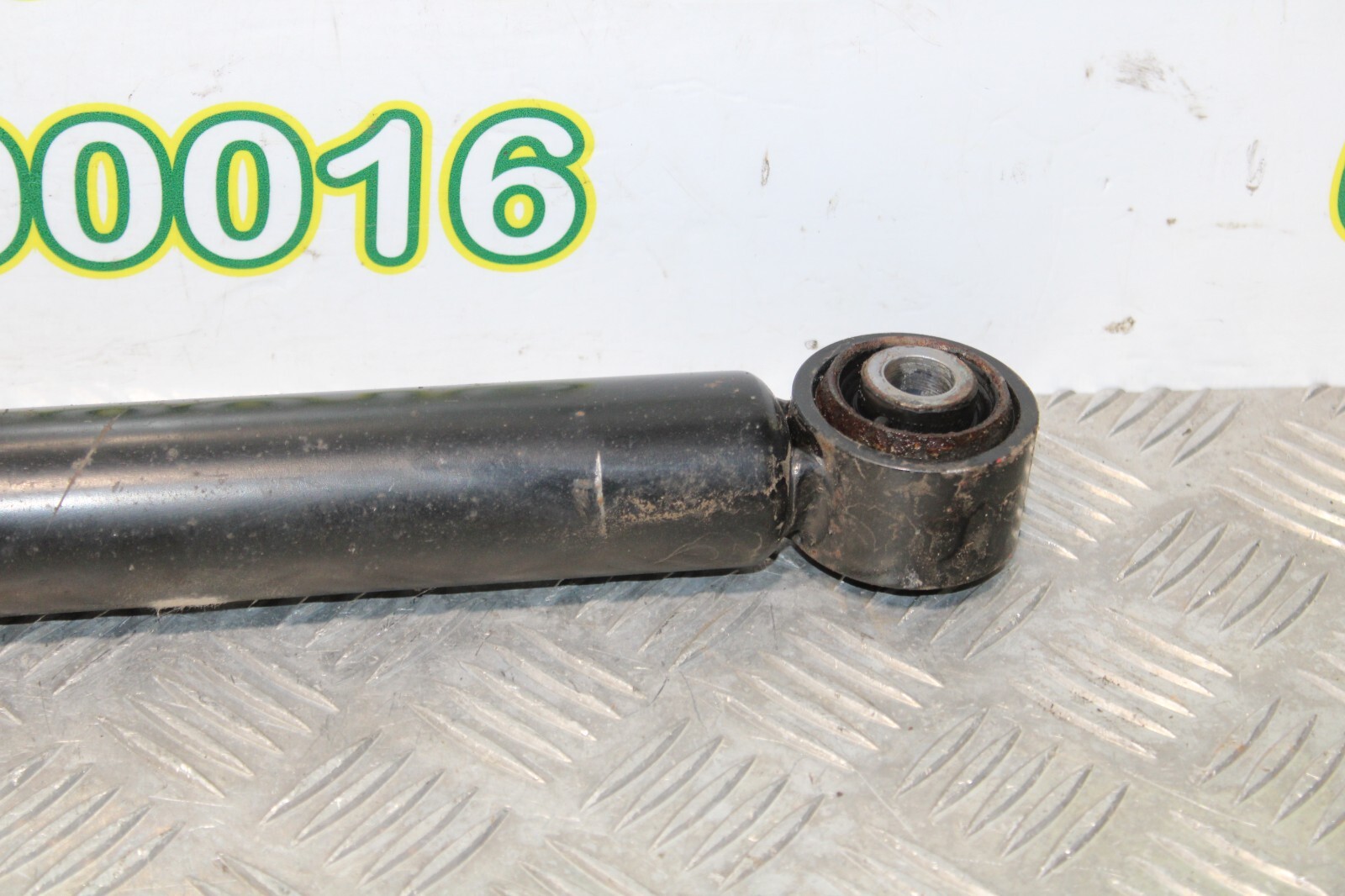 MERCEDES VITO Pair Rear Shock Absorbers A4473265000 W447 for sale ...