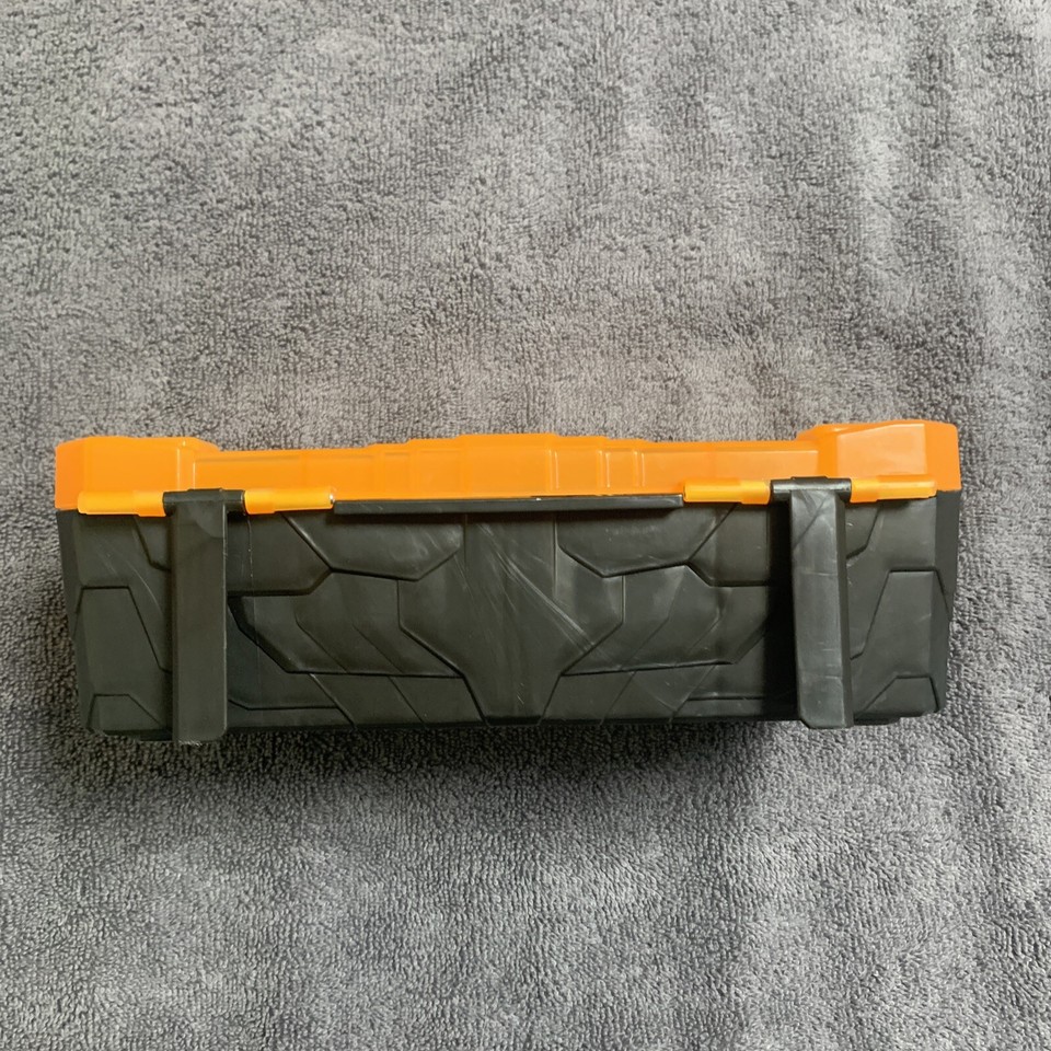 Tomy Beyblade Burst Carry Case With 3 Beyblades And 2 Launchers. 8 ...