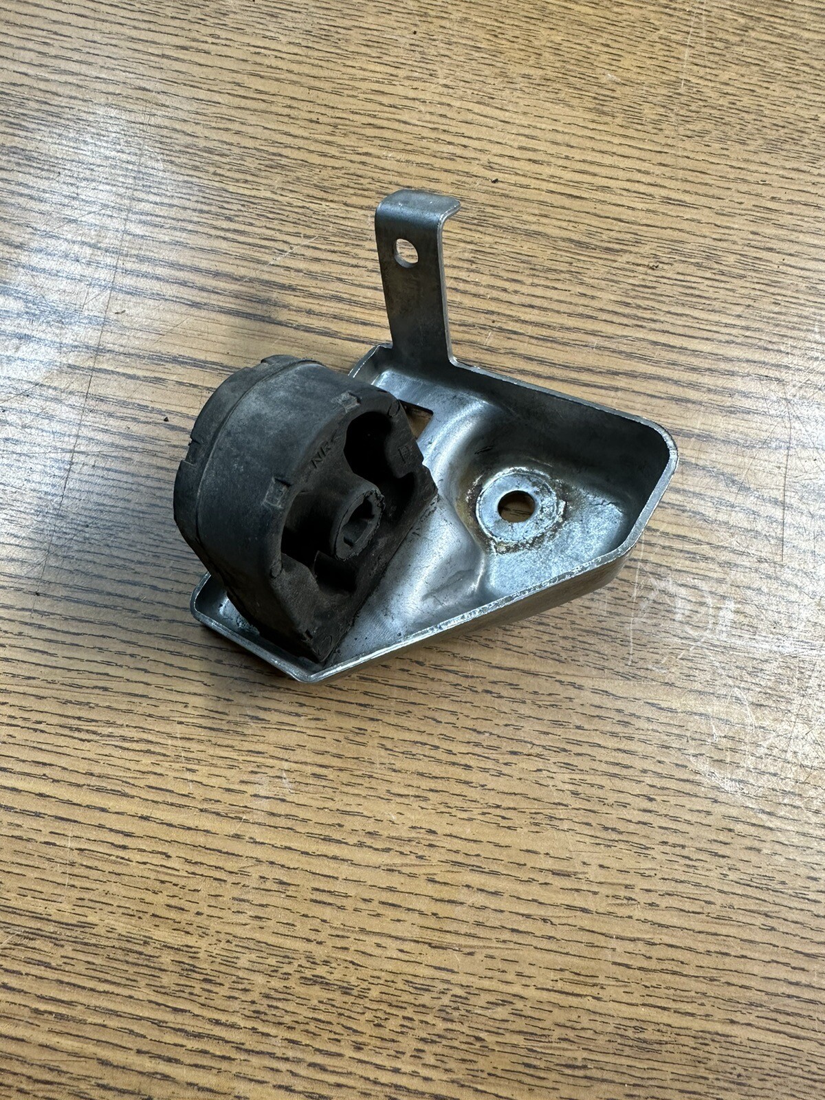 2014-2019 Maserati Ghibli Left Rear Side Muffler Support Bracket ...