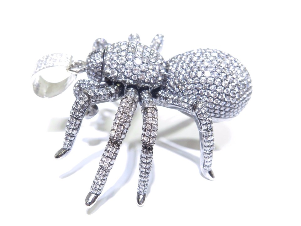 18k White Gold Black Rhodium 22ct White Round Cut Diamond Tarantula ...