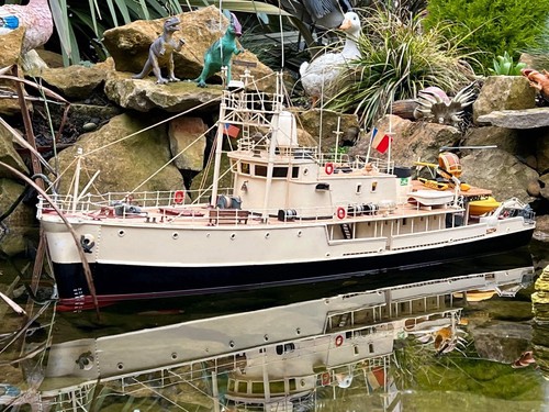 RC Model CALYPSO Jacques Cousteau Research ship. Radio Controlled Model ...