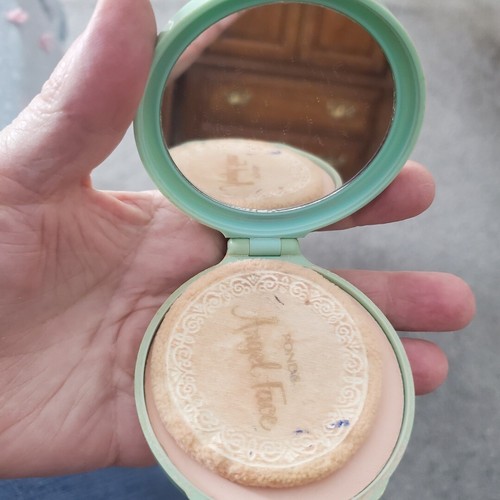 CHESEBROUGH PONDS ANGEL FACE PRESSED POWDER COMPACT SHIELD Vintage NOS ...