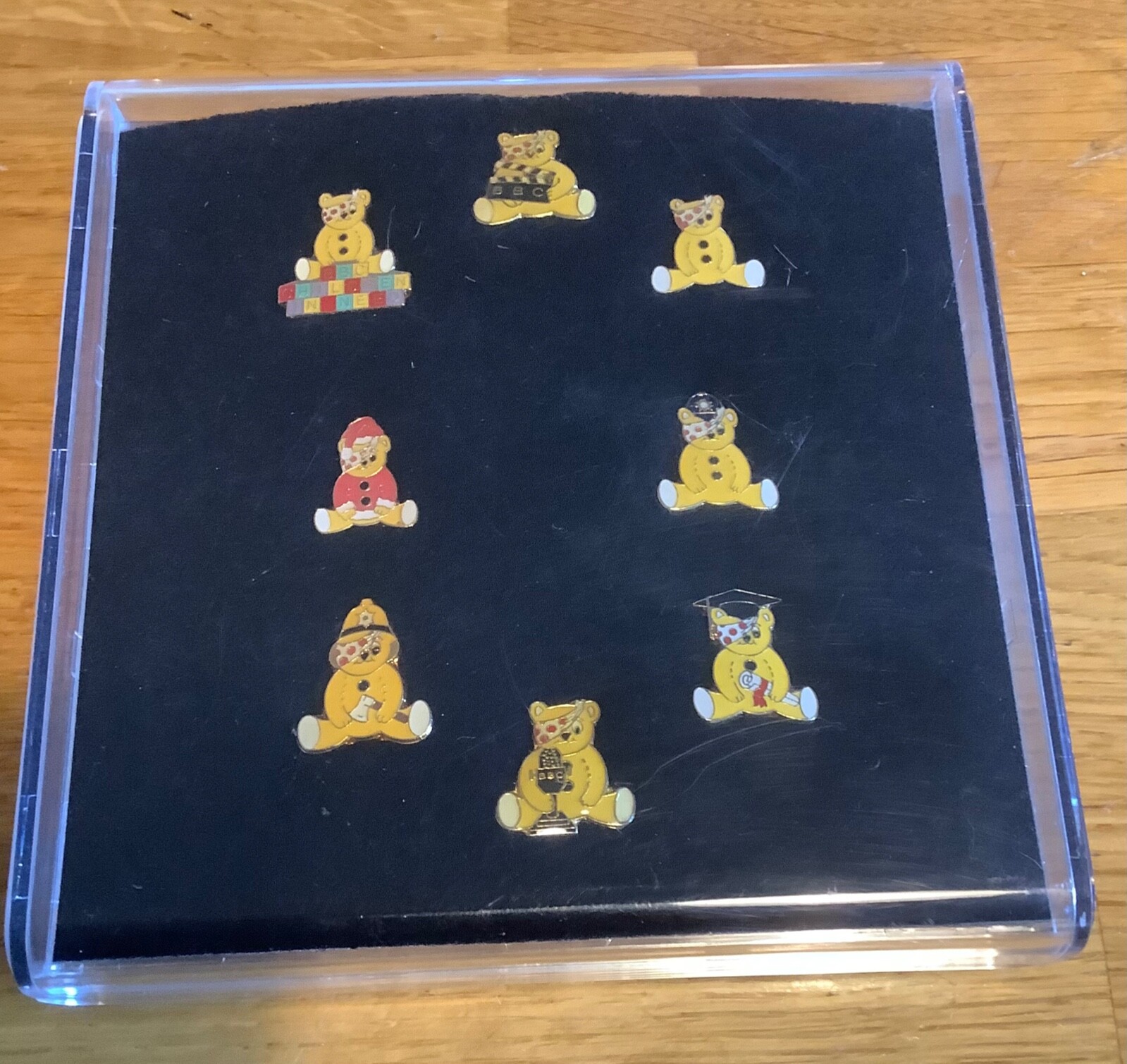 Pudsey Bear Vintage 1986 BBC CHILDREN IN NEED ENAMEL PIN BADGES IN CASE ...
