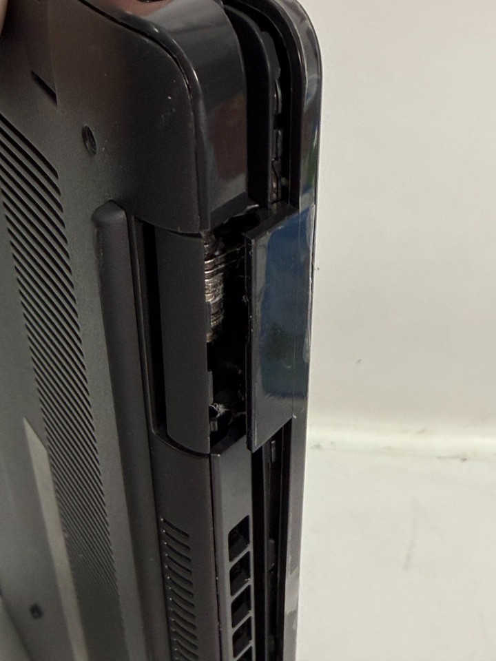 Dell Latitude 3520 intel Core i7-1165G7@ 2.80 GHZ 8GB Ram NO HDD NO OS ...