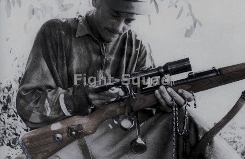 WW2 Picture Photo German Sniper Cleaning the Mauser Rifle K98 2857 | eBay