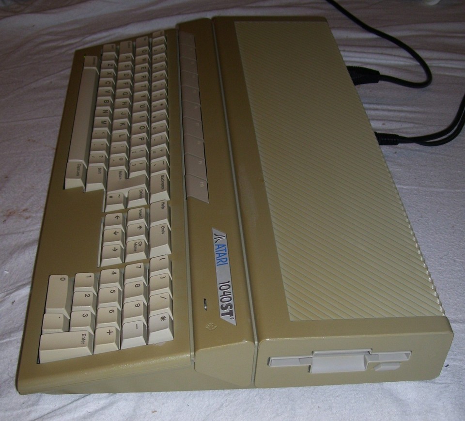 Atari ST 1040 STE Computer 4MB (4096) Memory TOS 2.06 PSU Re-Cap TESTED ...