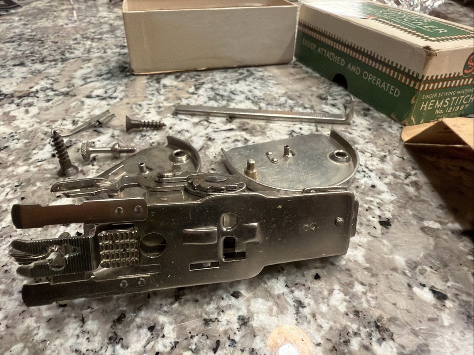 Singer Hem Stitcher and Picot Edger with Manual Sewing Machine ...