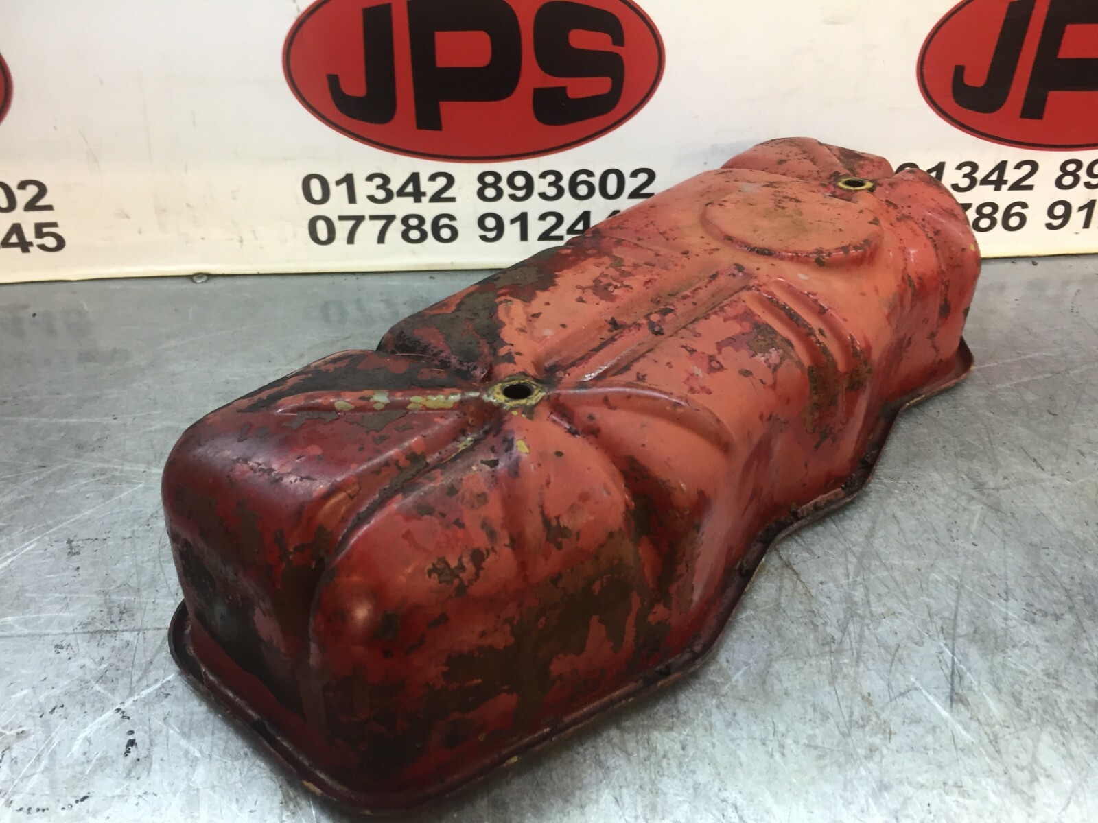 Rocker cover X International D179 3 cylinder diesel ....454 Tractor ...