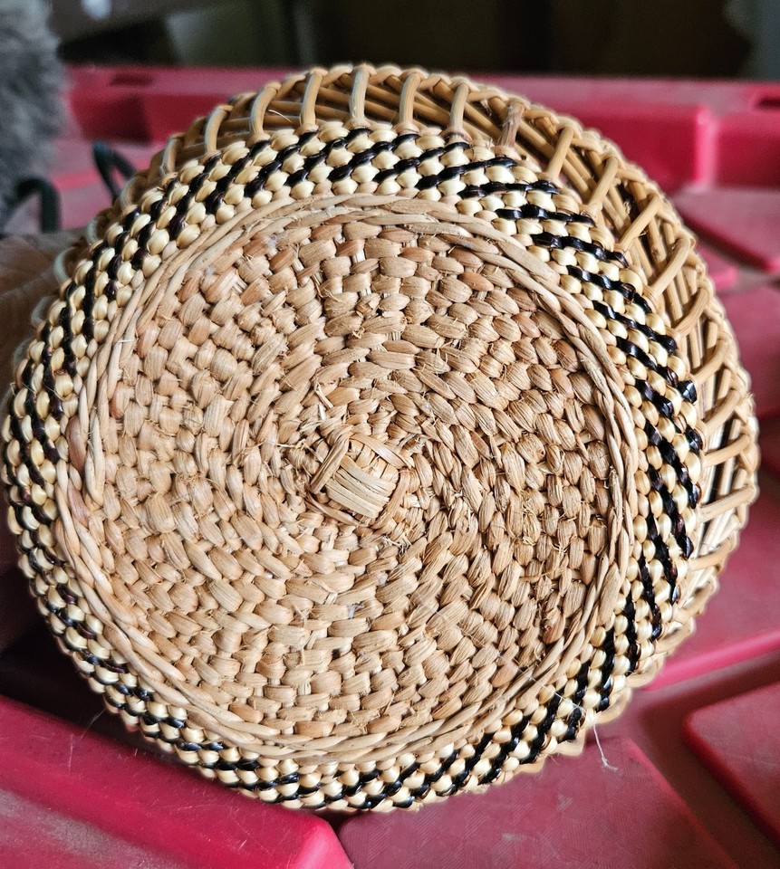 vintage Siletz native american open weave 4in tall 4 1/2in opening 4 1/ ...