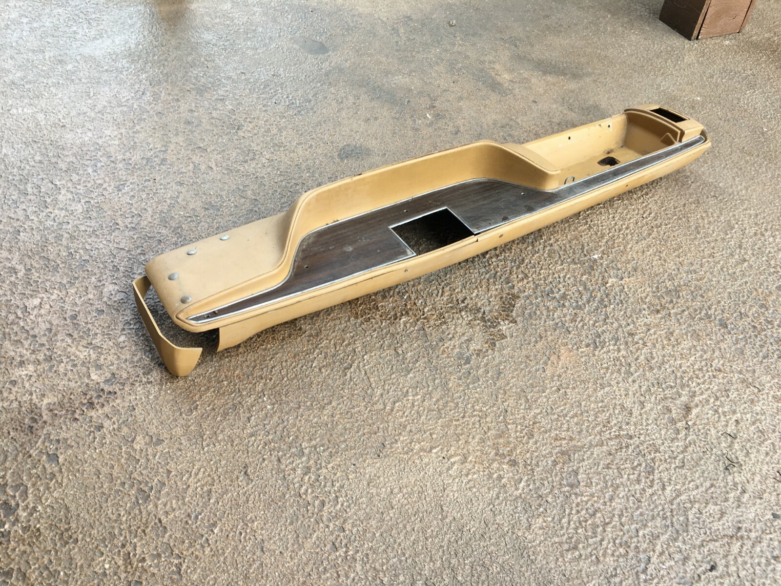 Cuda Console & Woodgrain Overlay Challenger 1970 - 1974 Gold Automatic ...