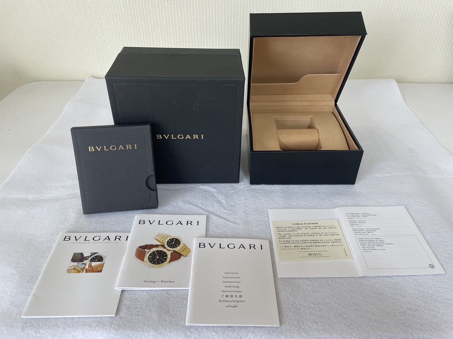 BVLGARI Watch Box Case Black and unfilled warranty manual Booklet ...
