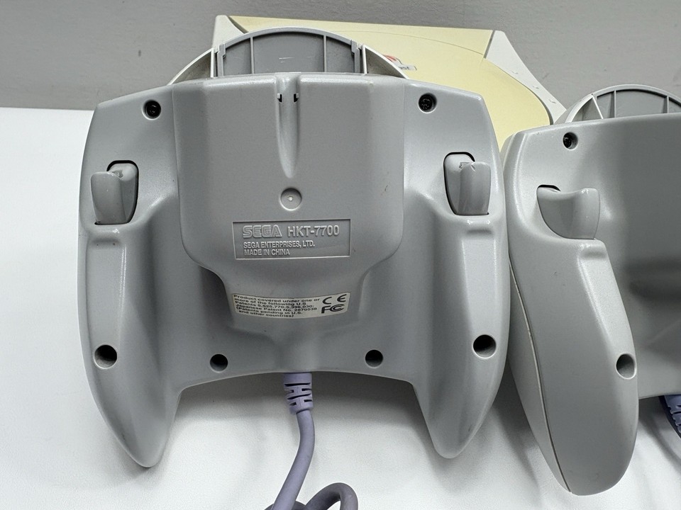 Sega Dreamcast HKT-3020 Bundle w/ Games VMUs Rumble Packs Controllers ...
