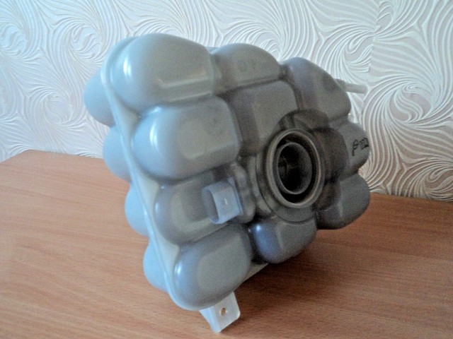 2013 Porsche Cayenne Coolant Expansion Tank 7P0121407 for sale online ...