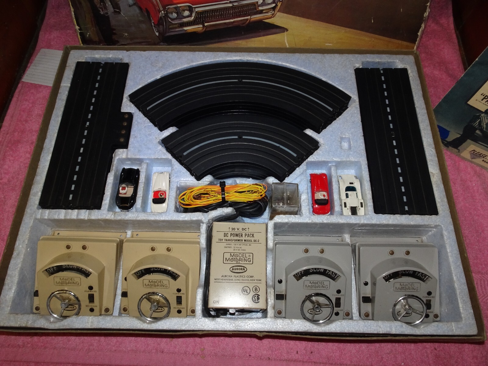 T-Jet Slot Car Set AURORA MODEL MOTORING THUNDERJET 500 SET ...