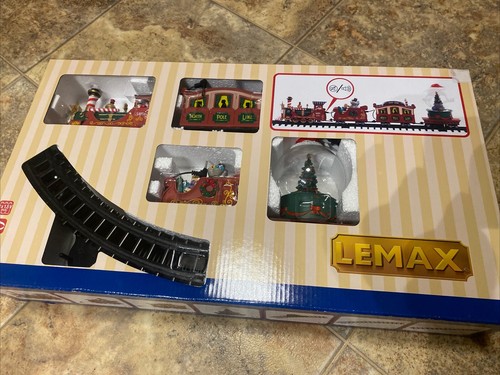 LEMAX North Pole Railway -Train Set- Holiday Village Animated & Musical ...
