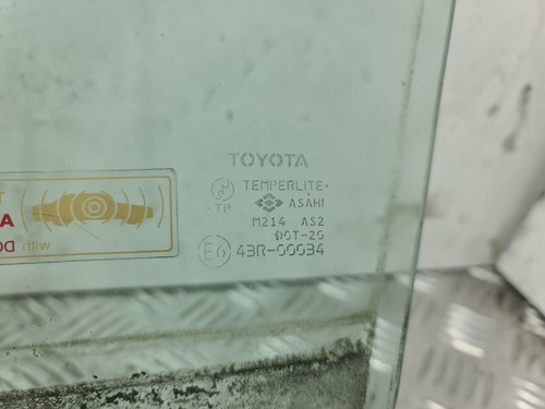 Toyota Avensis Verso 2003 window glass DRIVER Front OSF Right RH 43R ...
