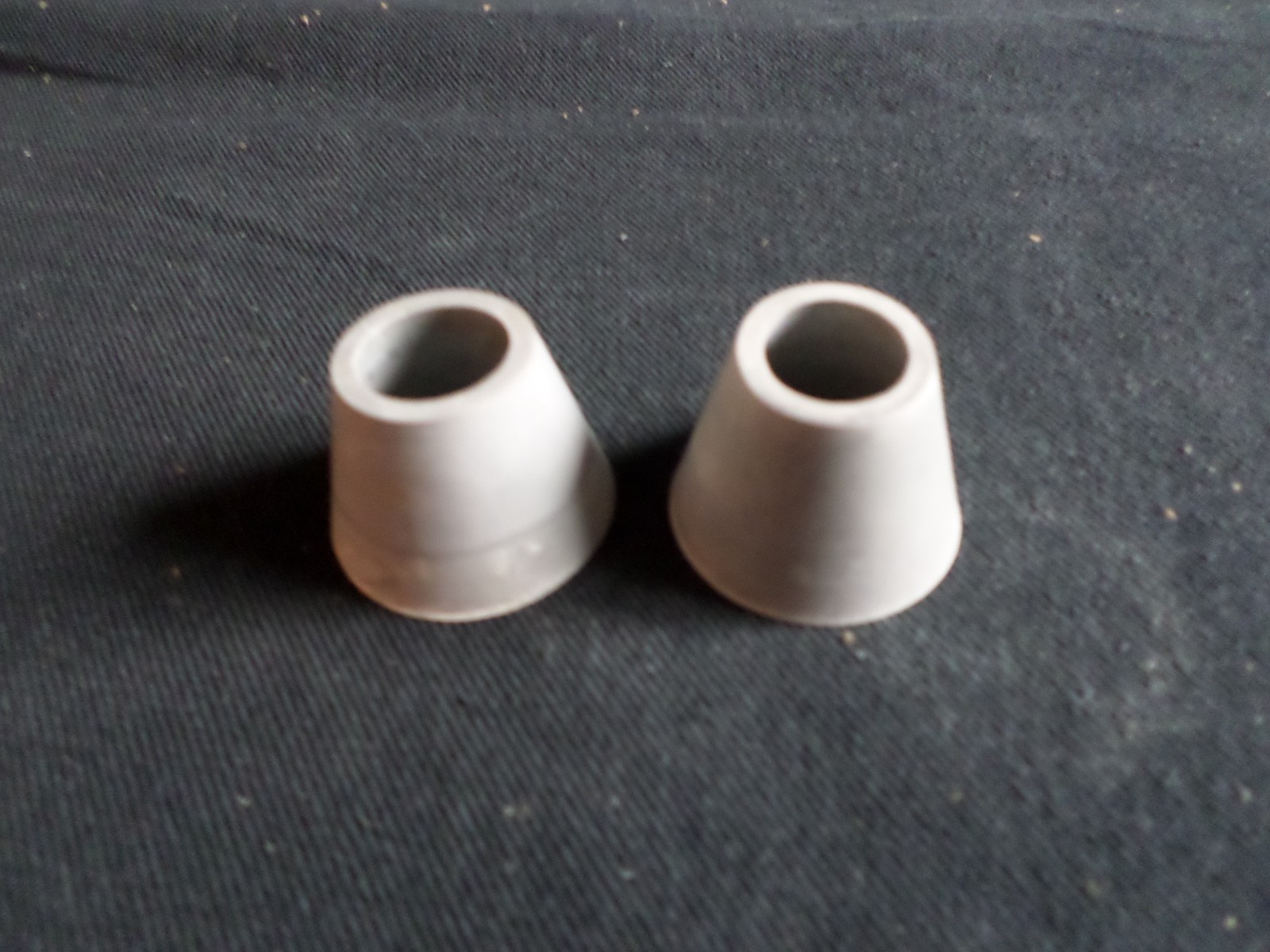 Laboratory #3 Neoprene Rubber Pluro Stopper for Funnels 23 x 35mm 2 ...