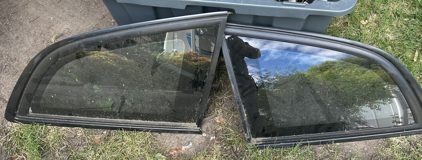 Ve Commodore Wagon Rear Quarter Windows Lhs & Rhs | eBay