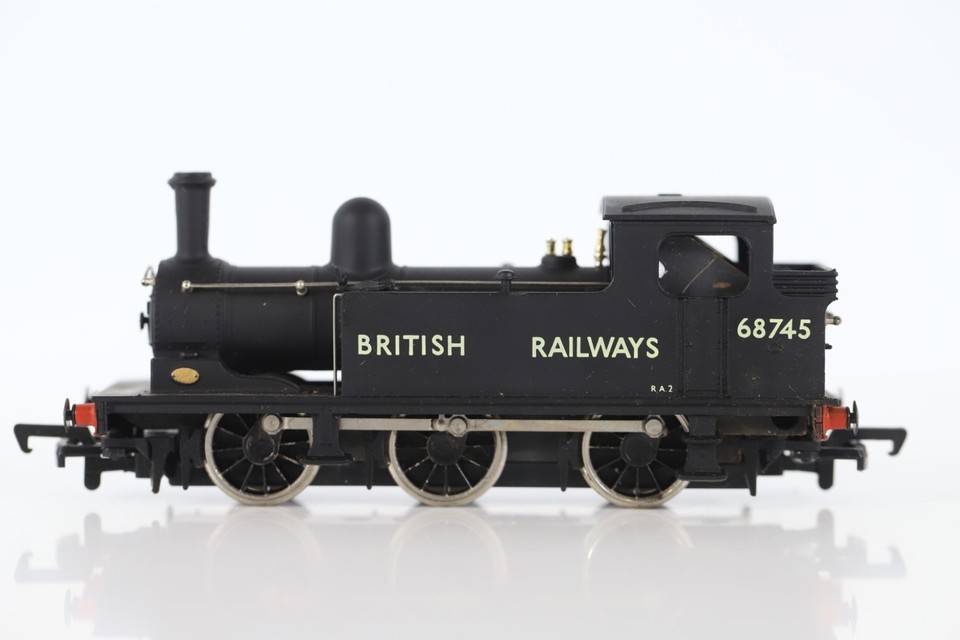 Mainline 37-055 OO Gauge 0-6-0T Class J72 BR Black "68745" Steam ...