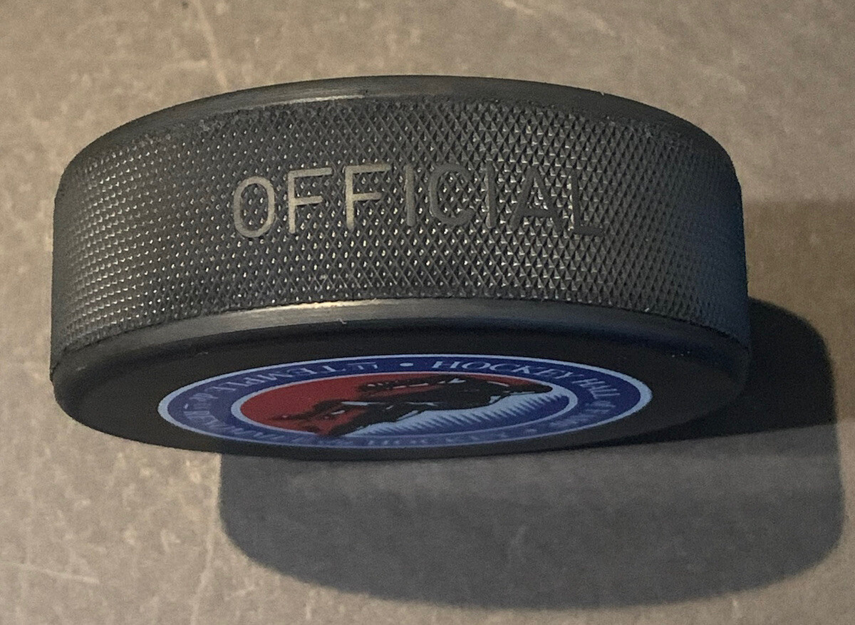 Wayne Gretzky 1999 Hall of Fame Induction Official Hof Hockey Puck Rare ...