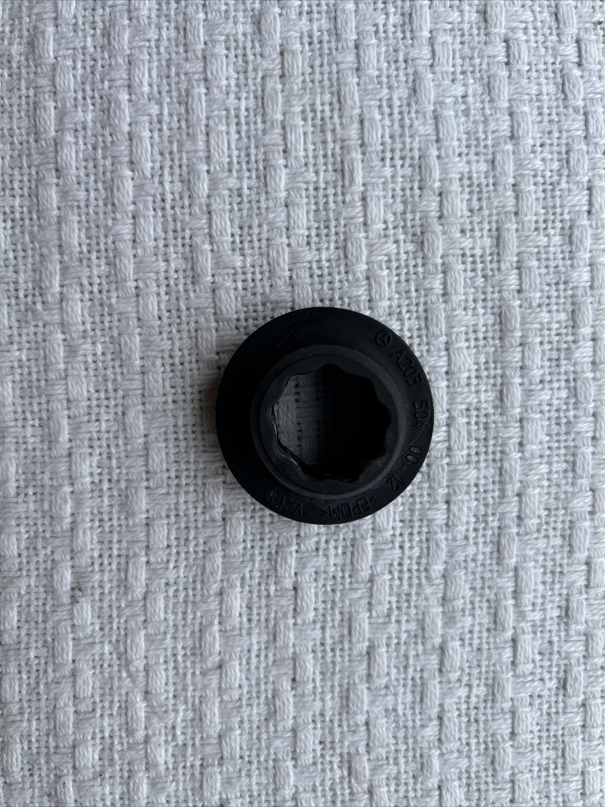 OEM MERCEDES-BENZ A W169 RADIATOR BOTTOM RUBBER BUSHING A2035040012 ...