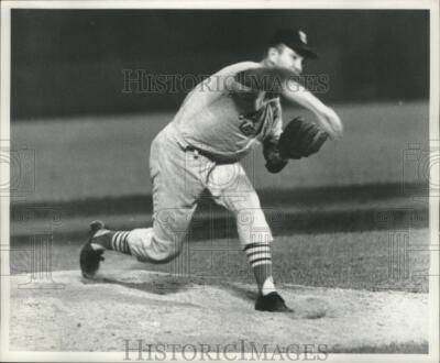 1960 Press Photo St. Louis Cardinal Larry Jackson throws a pitch ...