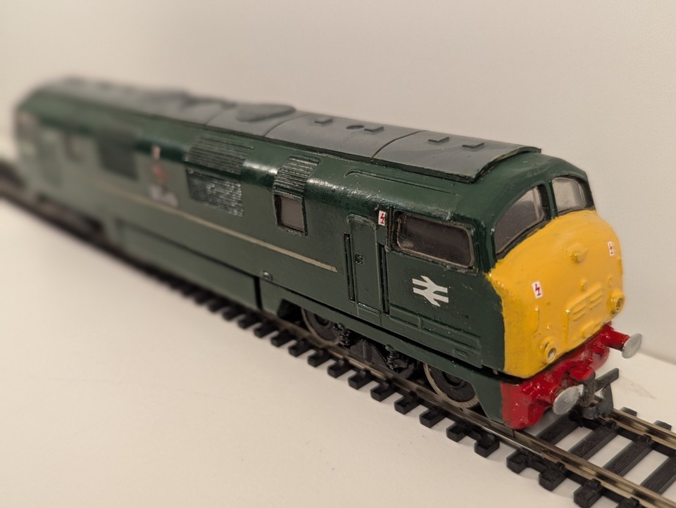 Trix OO Gauge Class 42 “Warship” – BR Green – Renumbered | eBay UK