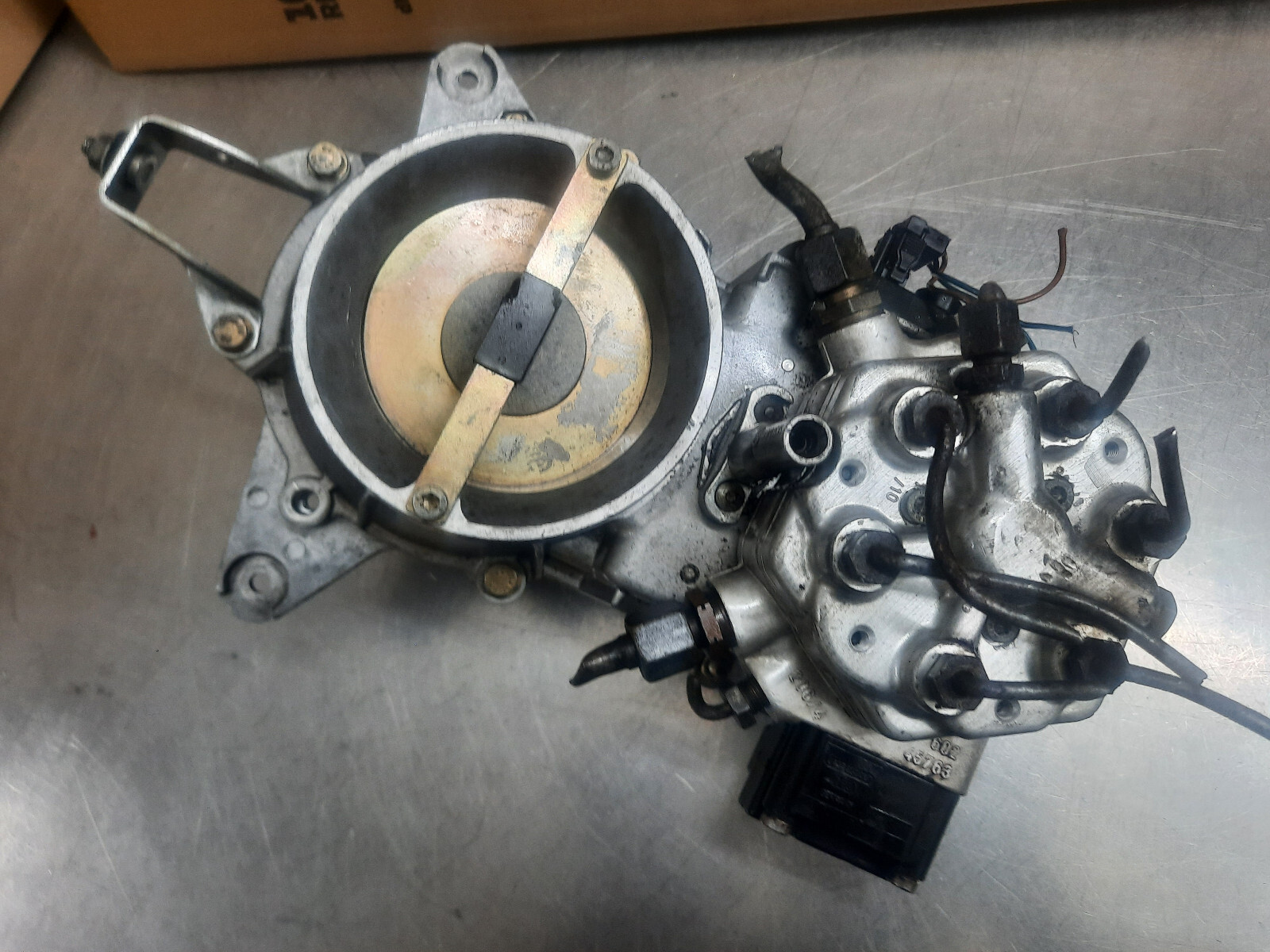 MERCEDES W107 W126 Fuel Distributor Mass Air Flow Unit 0438121033 | eBay