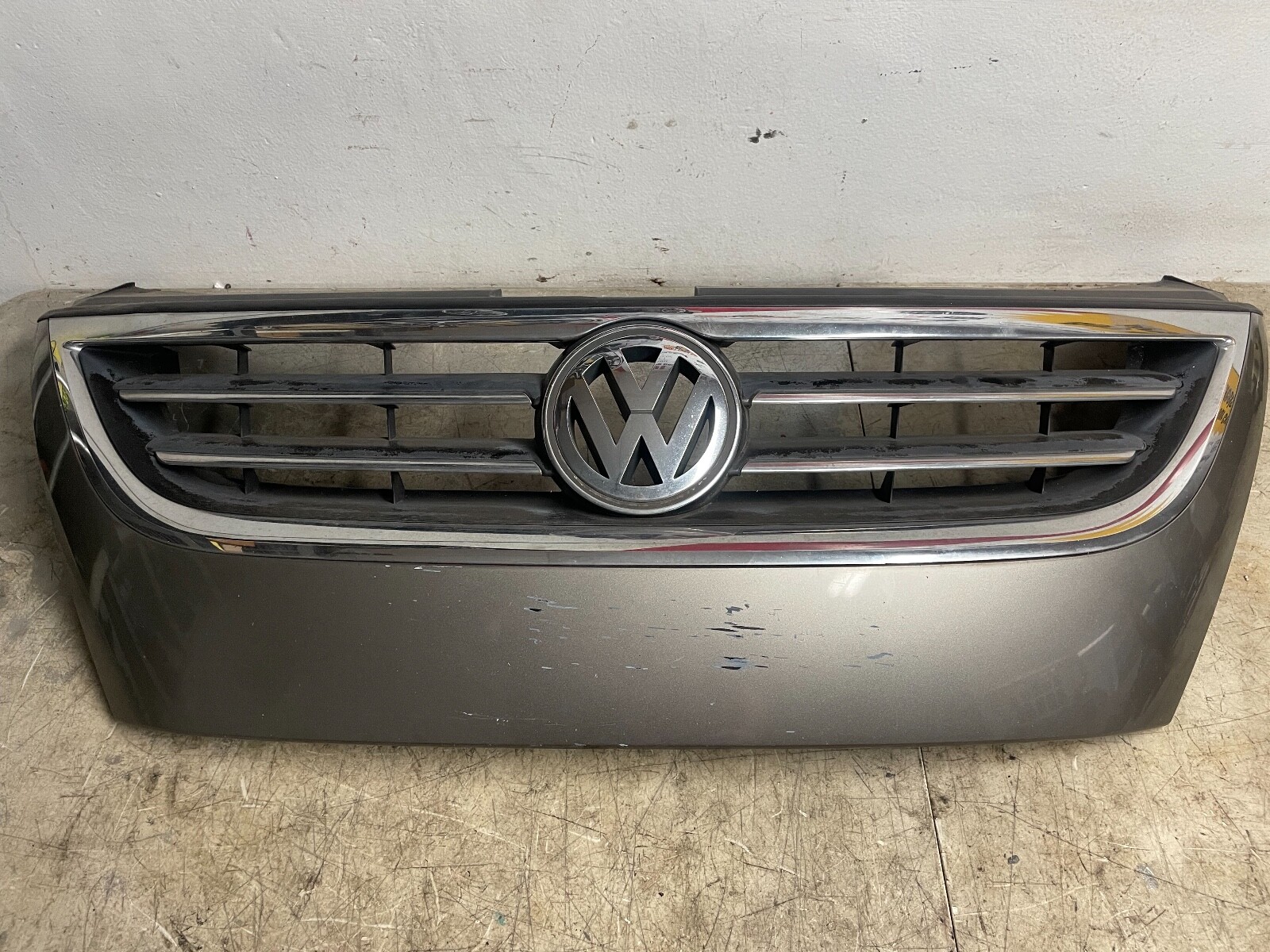 09 10 11 12 VW CC - FRONT GRILLE / EMBLEM / LIGHT BROWN 3C8853651P | eBay