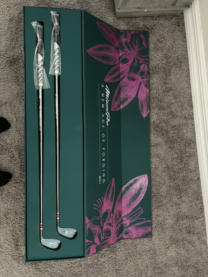 Mizuno Pro 241 Azalea Limited Edition iron set 3-PW BRAND NEW IN BOX ...