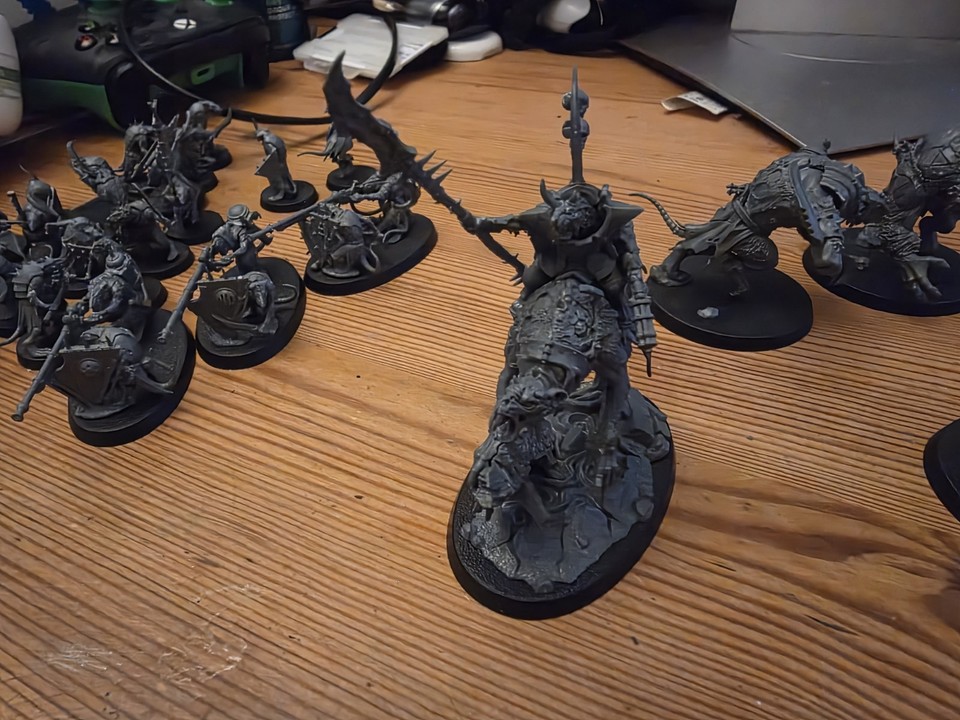 Pre Owned Skaven army (built not painted) | eBay UK