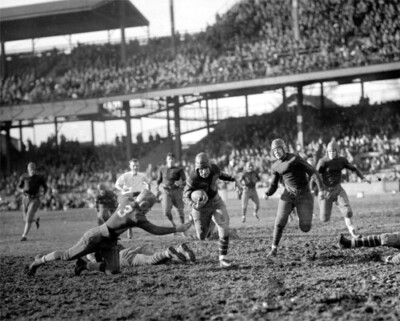 Georgetown University vs Kentucky Centre College at Griffith Stadium ...