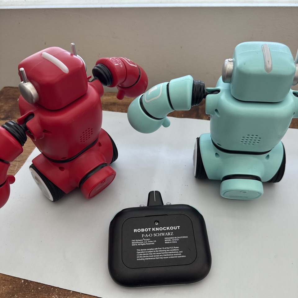 FAO Schwarz Robot Knockout Boxing Set Bam vs Pow With Infrared Wireless ...