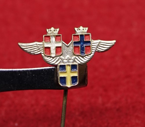 Vintage SAS Scandinavian Airlines Pin. Silver Metal with 3 flags SAS ...