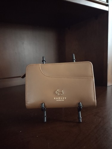 RADLEY London Pockets Medium Zip top Bifold Wallet Solid Camel Brown ...