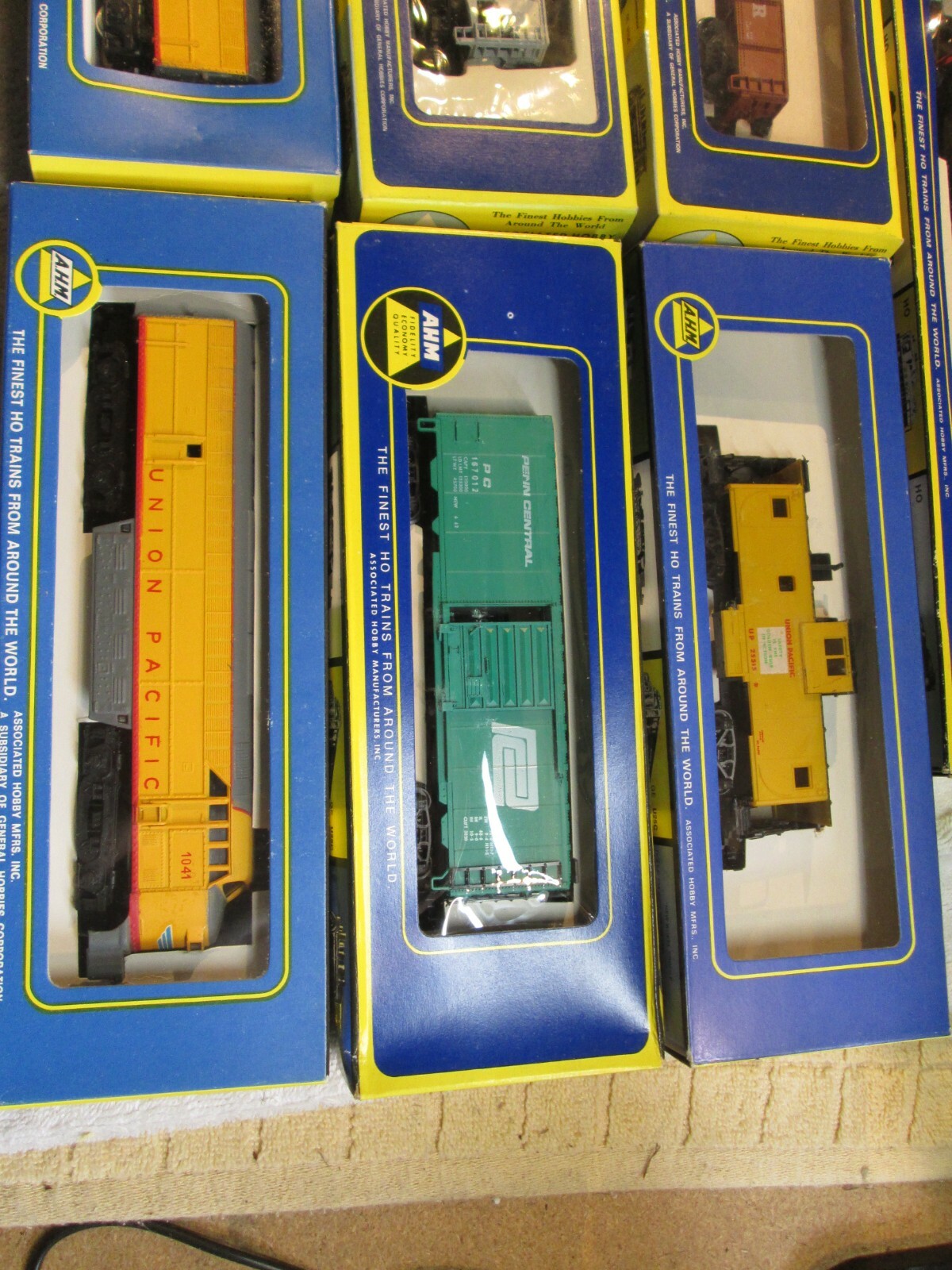 HO model train set AHM | eBay