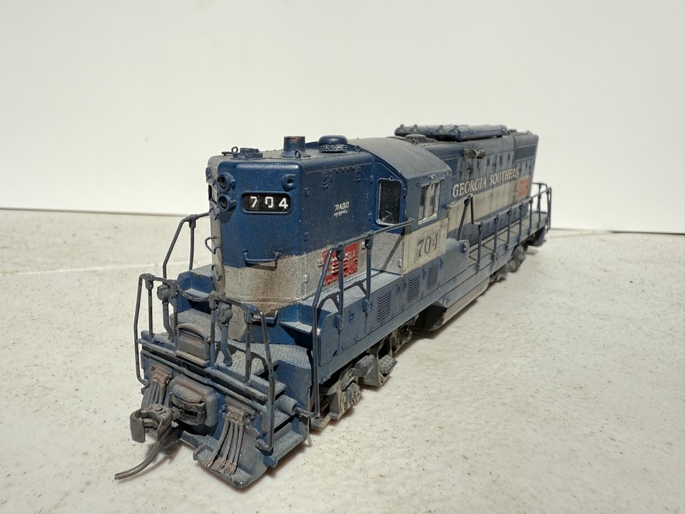HO Scale Detailed Atlas Georgia Southern Weathered GP7 DCC/Sound #704 ...