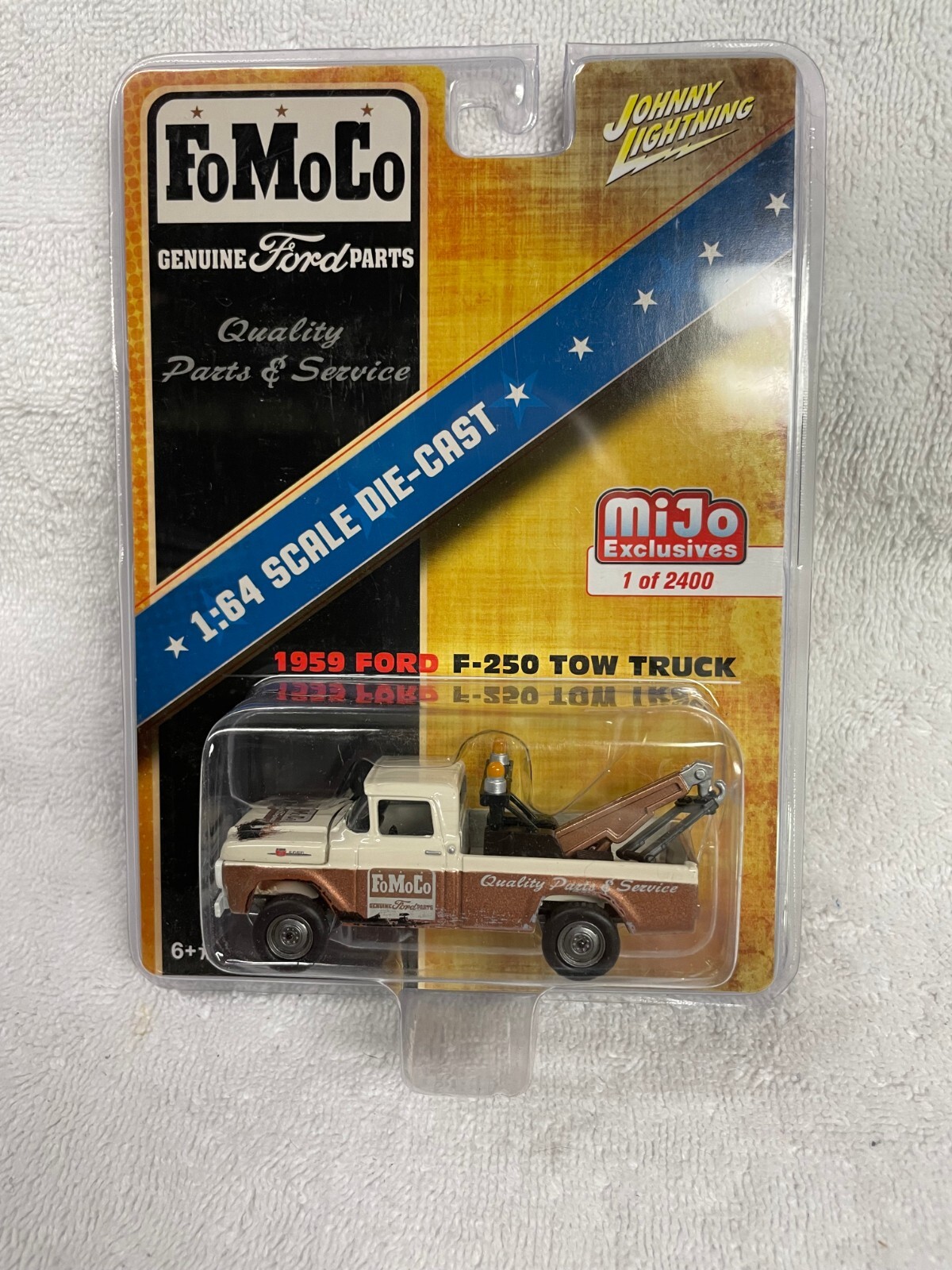 1/64J.L. 1959 FORD F-250 TOW TRUCK "FoMoCo "WHITE-GOLD/ ""LOTS OF ...