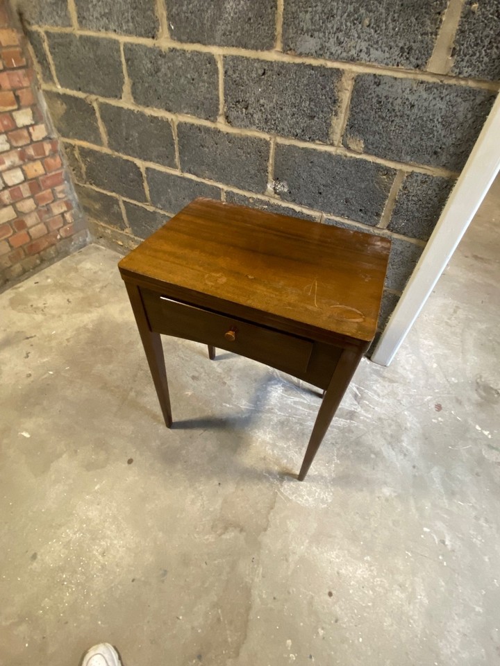 VINTAGE SINGER SEWING MACHINE WITH TABLE | eBay UK