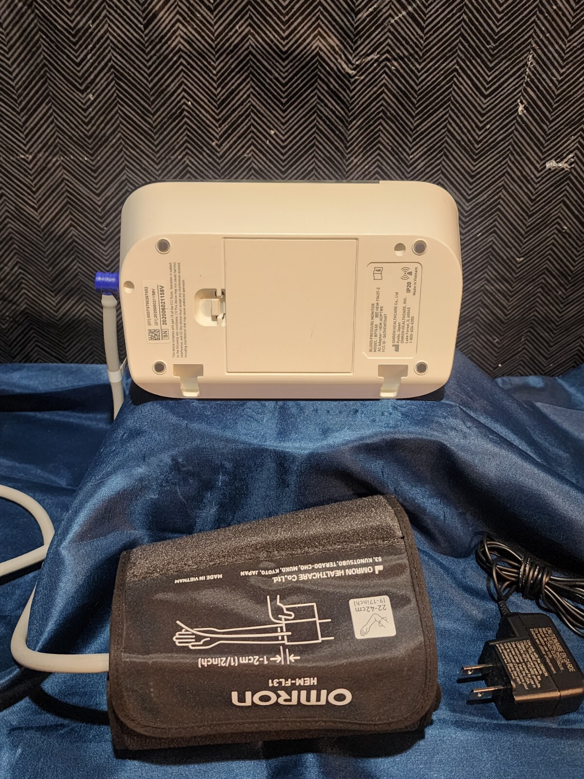 Omron BP7450 10 Series Wireless Upper Arm Blood Pressure Monitor with ...