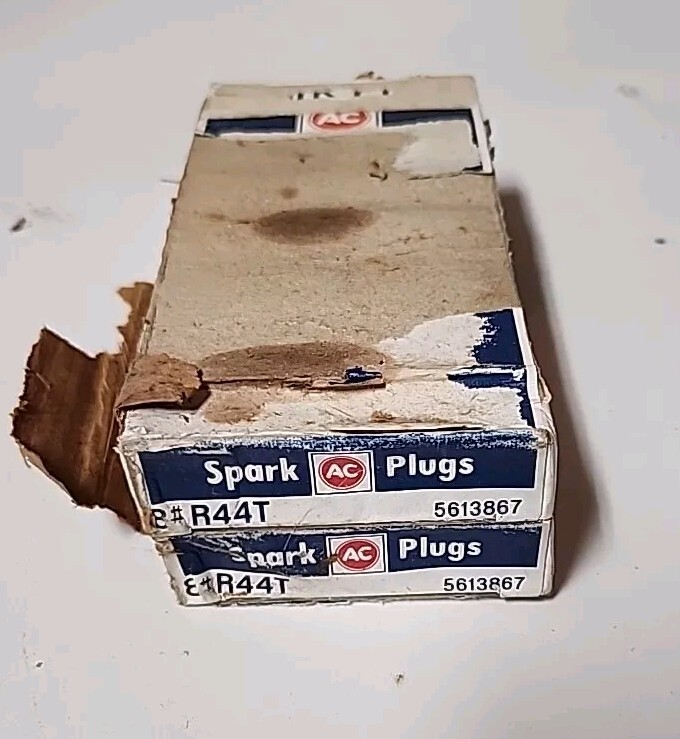 (16) R44T AC Delco Spark Plug 2 Sets of 8 NOS 5613867 New in Box | eBay