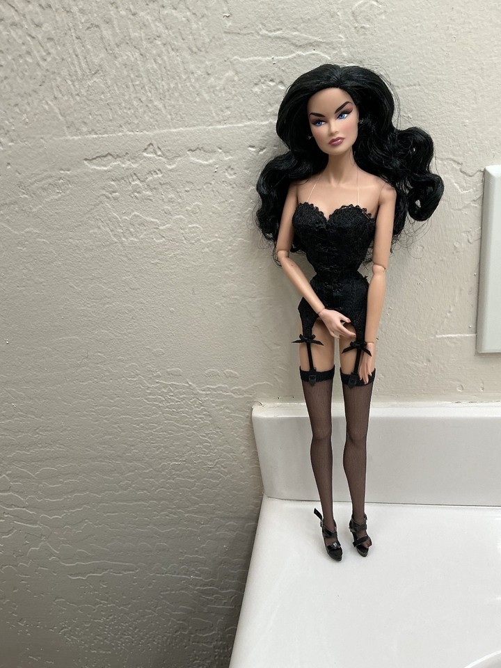 FASHION ROYALTY VERONIQUE PERRIN MODERN COMEBACK NOIR 2011 W CLUB EXCL ...