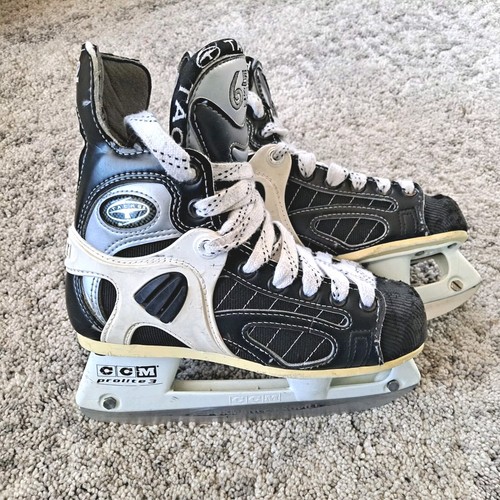 CCM 652 Super Tacks Lace Up Ice Hockey Skates Prolite 3 Blades, Youth ...