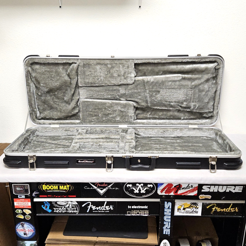 Black Road Runner Hardshell Case fits Fender Strat / Tele Sized ...